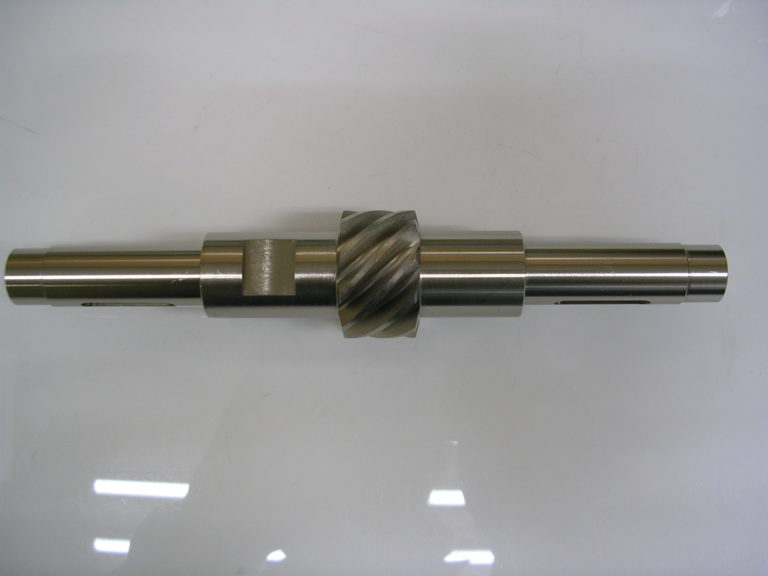 鉄製送りシャフトに無電解ニッケルメッキを行った事例｜約1週間で60本｜加工事例｜植田鍍金工業